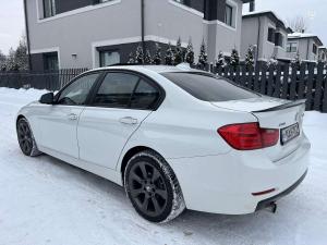 White BMW 320 2015 in Vilnius, with an engine capacity of 2.00 L and mileage of 121 thousand km for 8900 €, photo 6 on AUTOMOTO.COM.LV