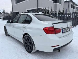 White BMW 320 2015 in Vilnius, with an engine capacity of 2.00 L and mileage of 121 thousand km for 8900 €, photo 7 on AUTOMOTO.COM.LV