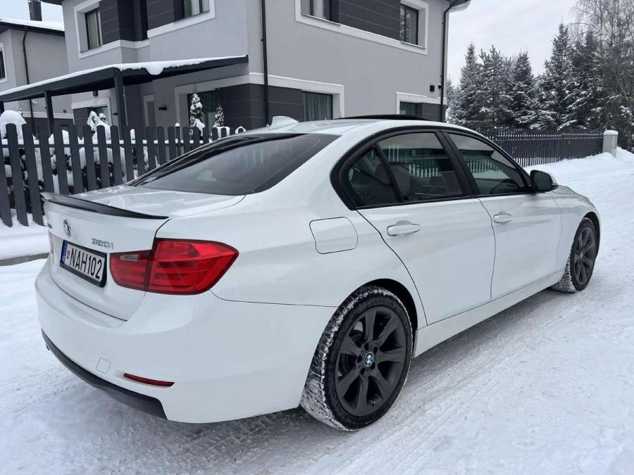 White BMW 320 2015 in Vilnius, with an engine capacity of 2.00 L and mileage of 121 thousand km for 8900 €, photo 9 on AUTOMOTO.COM.LV