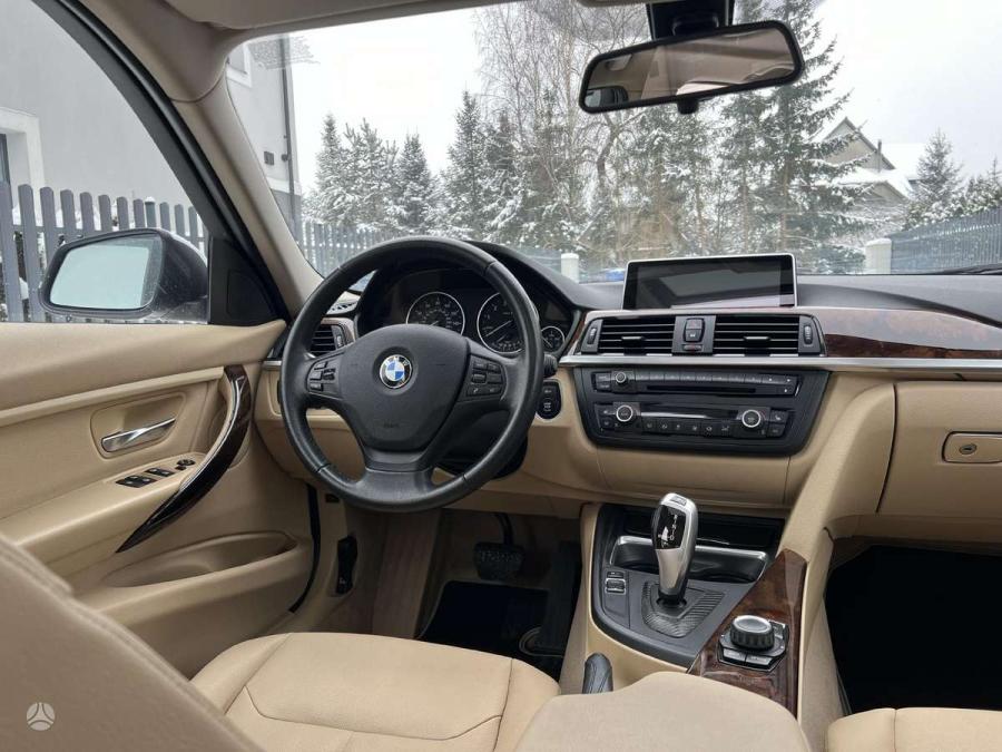 White BMW 320 2015 in Vilnius, with an engine capacity of 2.00 L and mileage of 121 thousand km for 8900 €, photo 13 on AUTOMOTO.COM.LV