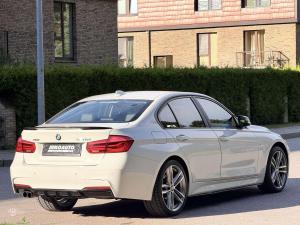 White BMW 320 2015 in Vilnius, with an engine capacity of 2.00 L and mileage of 200 thousand km for 12999 €, photo 5 on AUTOMOTO.COM.LV