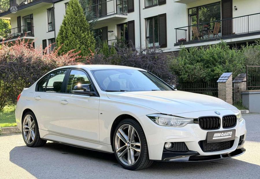 White BMW 320 2015 in Vilnius, with an engine capacity of 2.00 L and mileage of 200 thousand km for 12999 €, photo 7 on AUTOMOTO.COM.LV