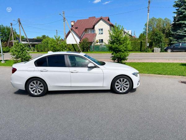 White BMW 320 2015 in Vilnius, with an engine capacity of 2.00 L and mileage of 168 thousand km for 11132 €, photo 3 on AUTOMOTO.COM.LV