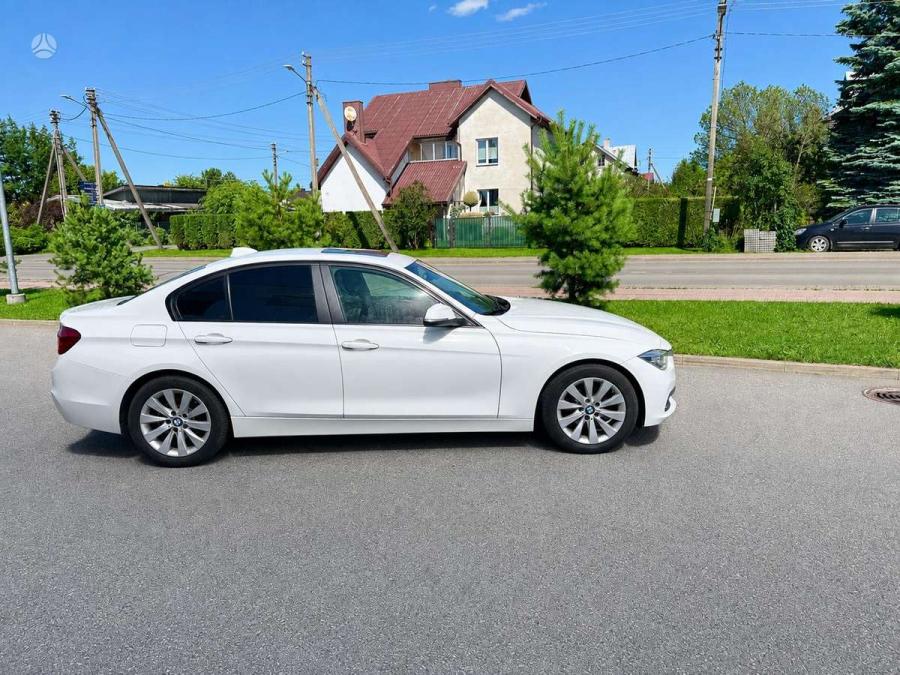 White BMW 320 2015 in Vilnius, with an engine capacity of 2.00 L and mileage of 168 thousand km for 11132 €, photo 4 on AUTOMOTO.COM.LV