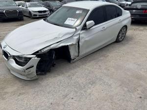 Белый БМВ 320 2015 в Клайпеда, объемом двигателя 2.00 л и пробегом 180 тыс. км за 5000 €, фото 3 на AUTOMOTO.COM.LV