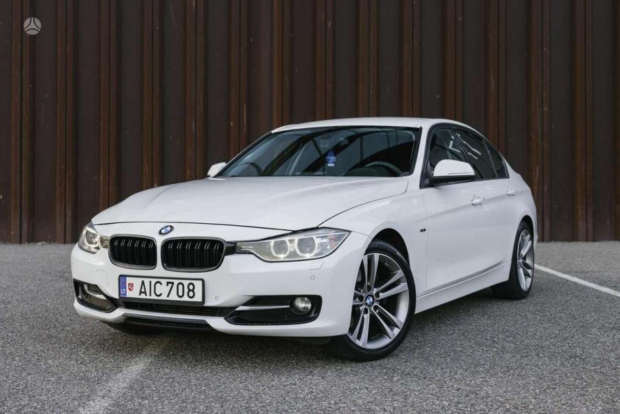 White BMW 320 2015 in Kaunas, with an engine capacity of 2.00 L and mileage of 314 thousand km for 9700 €, photo 5 on AUTOMOTO.COM.LV