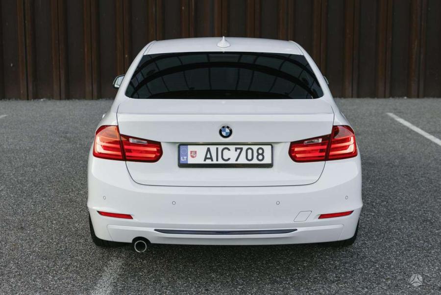 White BMW 320 2015 in Kaunas, with an engine capacity of 2.00 L and mileage of 314 thousand km for 9700 €, photo 10 on AUTOMOTO.COM.LV