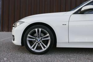 White BMW 320 2015 in Kaunas, with an engine capacity of 2.00 L and mileage of 314 thousand km for 9700 €, photo 33 on AUTOMOTO.COM.LV