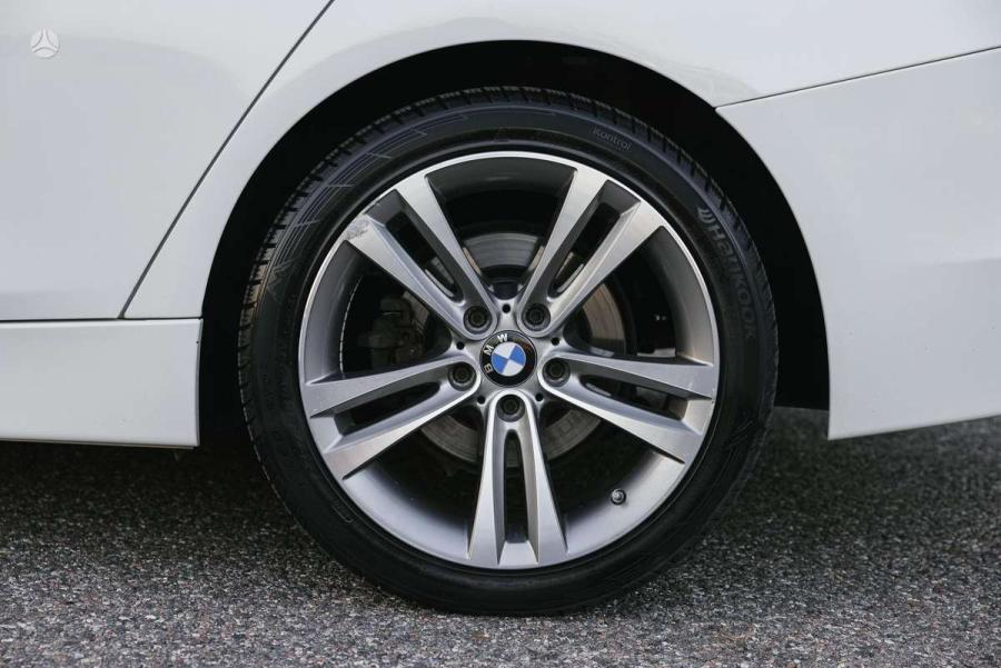White BMW 320 2015 in Kaunas, with an engine capacity of 2.00 L and mileage of 314 thousand km for 9700 €, photo 34 on AUTOMOTO.COM.LV
