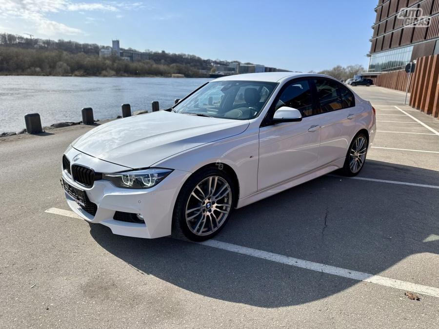 White BMW 320 2016 in Kaunas, with an engine capacity of 2.00 L and mileage of 167 thousand km for 14499 €, photo 1 on AUTOMOTO.COM.LV