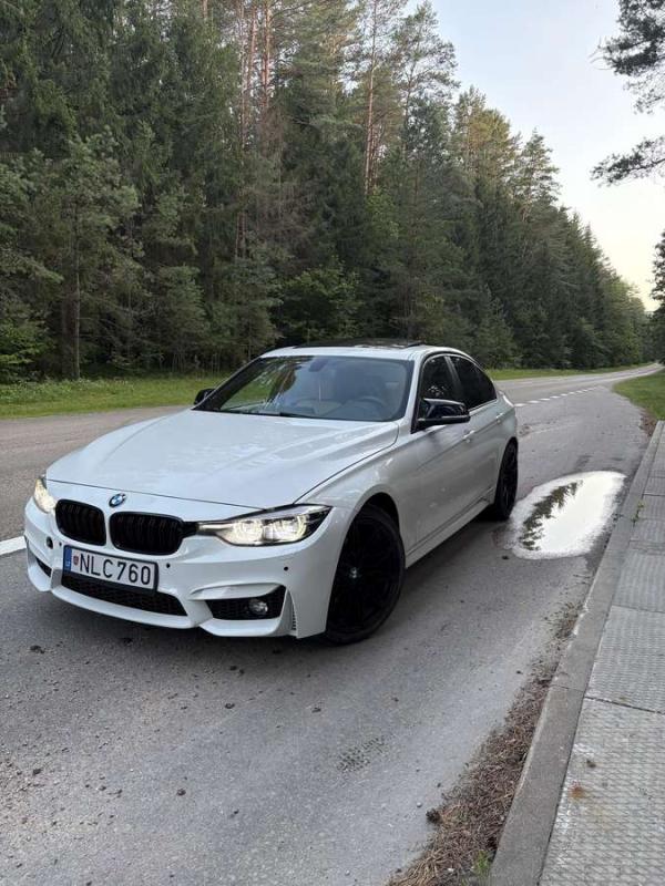 Белый БМВ 320 2016 в Каунас, объемом двигателя 2.00 л и пробегом 180 тыс. км за 14700 €, фото 3 на AUTOMOTO.COM.LV