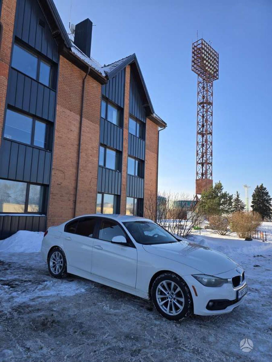 White BMW 320 2017 in Klaipeda, with an engine capacity of 2.00 L and mileage of 152 thousand km for 9900 €, photo 1 on AUTOMOTO.COM.LV