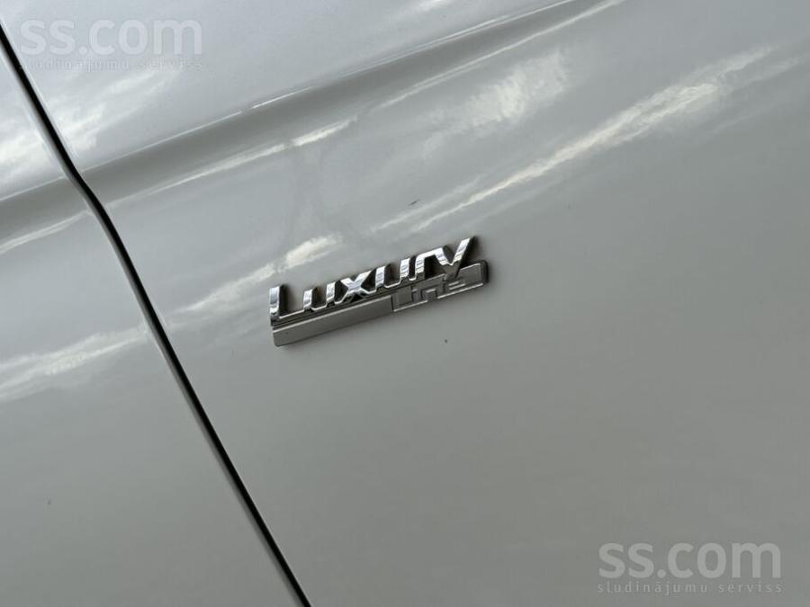 White BMW 320 2017 in Tukums, with an engine capacity of 2.00 L and mileage of 219 thousand km for 10999 €, photo 18 on AUTOMOTO.COM.LV