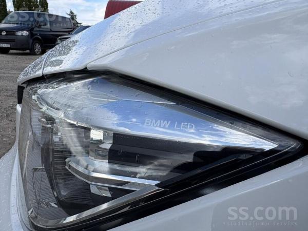 White BMW 320 2018 in Riga, with an engine capacity of 2.00 L and mileage of 72 thousand km for 18000 €, photo 9 on AUTOMOTO.COM.LV