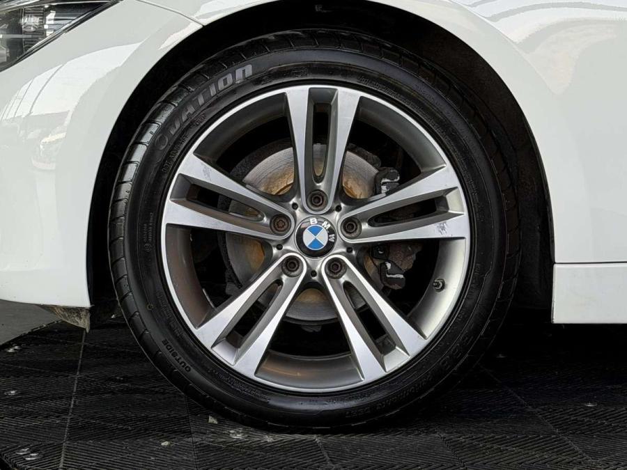 Balts BMW 320 2018 Kauņa, ar dzinēja tilpumu 2.00 L un nobraukumu 200 tūkst. km par 11990 €, foto 8 vietnē AUTOMOTO.COM.LV