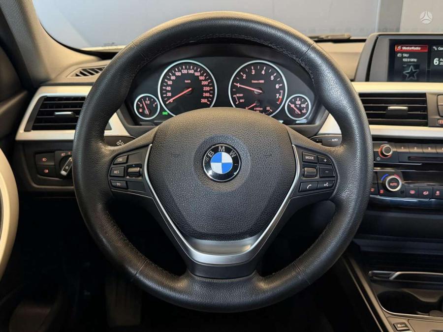 Balts BMW 320 2018 Kauņa, ar dzinēja tilpumu 2.00 L un nobraukumu 200 tūkst. km par 11990 €, foto 15 vietnē AUTOMOTO.COM.LV