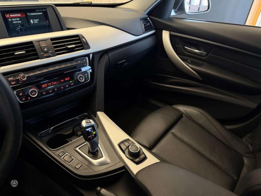 Balts BMW 320 2018 Kauņa, ar dzinēja tilpumu 2.00 L un nobraukumu 200 tūkst. km par 11990 €, foto 20 vietnē AUTOMOTO.COM.LV