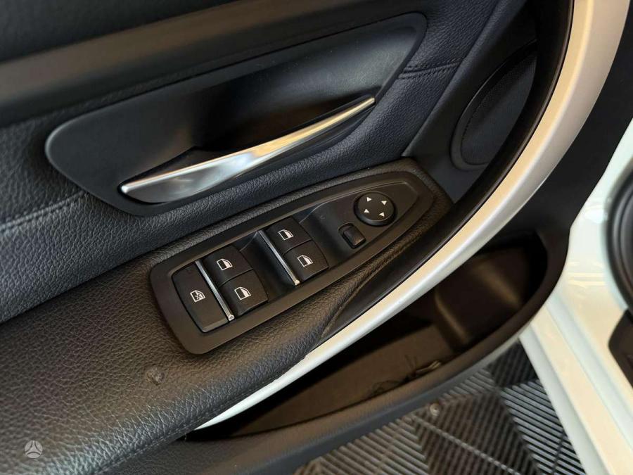 Balts BMW 320 2018 Kauņa, ar dzinēja tilpumu 2.00 L un nobraukumu 200 tūkst. km par 11990 €, foto 24 vietnē AUTOMOTO.COM.LV