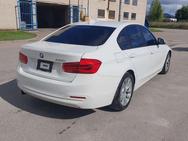 БМВ 320 2018 в Шяуляй на AUTOMOTO.COM.LV Белый БМВ 320 2018 в Шяуляй, объемом двигателя 2.00 л и пробегом 240 тыс. км за 5555 €, фото 7 на AUTOMOTO.COM.LV