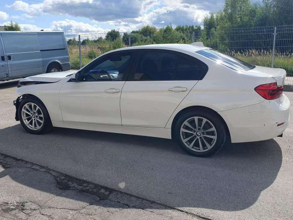 БМВ 320 2018 в Шяуляй на AUTOMOTO.COM.LV Белый БМВ 320 2018 в Шяуляй, объемом двигателя 2.00 л и пробегом 240 тыс. км за 5555 €, фото 8 на AUTOMOTO.COM.LV