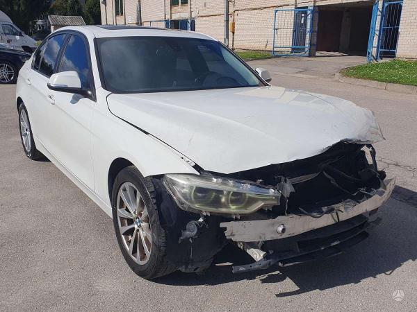 БМВ 320 2018 в Шяуляй на AUTOMOTO.COM.LV Белый БМВ 320 2018 в Шяуляй, объемом двигателя 2.00 л и пробегом 240 тыс. км за 5555 €, фото 9 на AUTOMOTO.COM.LV