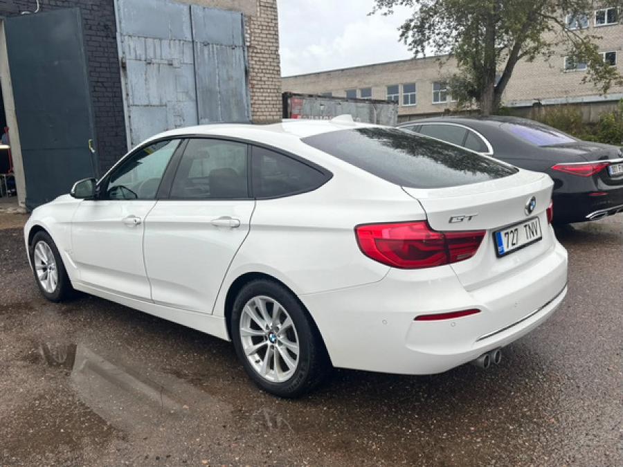 White BMW 320 2018 in Narva, with an engine capacity of 2.00 L and mileage of 308 thousand km for 7990 €, photo 9 on AUTOMOTO.COM.LV