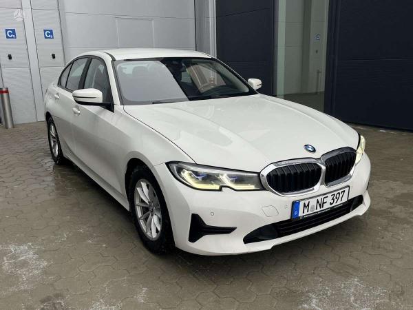 White BMW 320 2019 in Vilnius, with an engine capacity of 2.00 L and mileage of 220 thousand km for 19900 €, photo 1 on AUTOMOTO.COM.LV