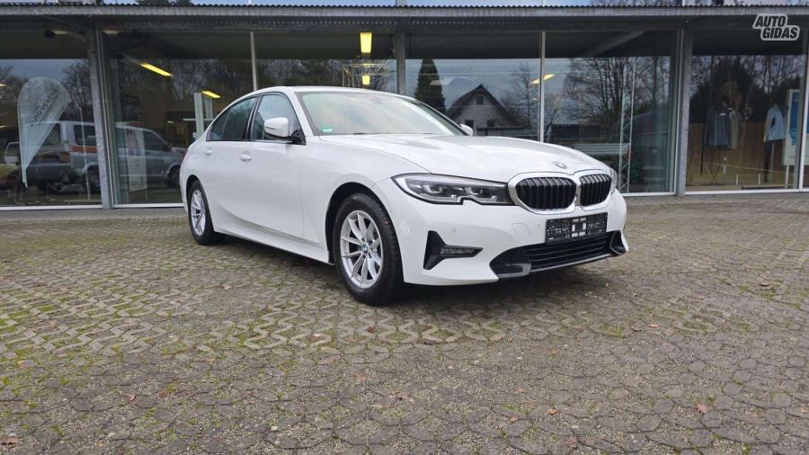 White BMW 320 2019 in Kaunas, with an engine capacity of 2.00 L and mileage of 80 thousand km for 26314 €, photo 2 on AUTOMOTO.COM.LV