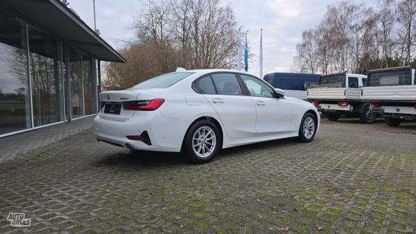 White BMW 320 2019 in Kaunas, with an engine capacity of 2.00 L and mileage of 80 thousand km for 26314 €, photo 5 on AUTOMOTO.COM.LV