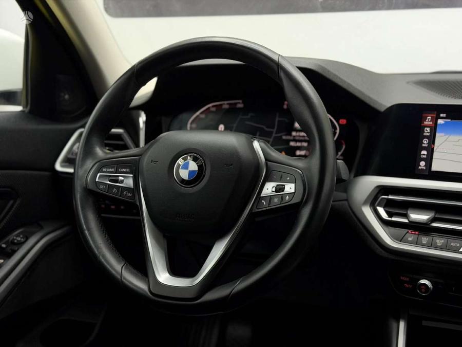 Balts BMW 320 2019 Viļņa, ar dzinēja tilpumu 2.00 L un nobraukumu 84 tūkst. km par 18490 €, foto 17 vietnē AUTOMOTO.COM.LV