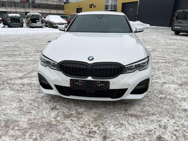 White BMW 320 2019 in Alytus, with an engine capacity of 2.00 L and mileage of 82 thousand km for 23700 €, photo 2 on AUTOMOTO.COM.LV