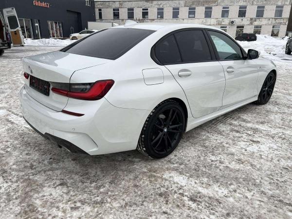 White BMW 320 2019 in Alytus, with an engine capacity of 2.00 L and mileage of 82 thousand km for 23700 €, photo 8 on AUTOMOTO.COM.LV