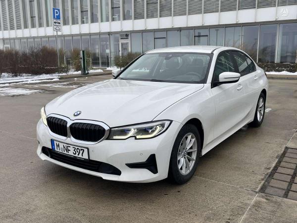 White BMW 320 2019 in Vilnius, with an engine capacity of 2.00 L and mileage of 221 thousand km for 19900 €, photo 3 on AUTOMOTO.COM.LV