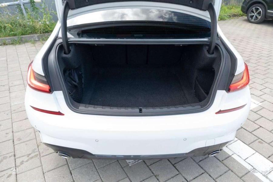 Balts BMW 320 2019 Viļņa, ar dzinēja tilpumu 2.00 L un nobraukumu 121 tūkst. km par 25200 €, foto 22 vietnē AUTOMOTO.COM.LV