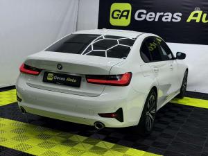White BMW 320 2019 in Vilnius, with an engine capacity of 2.00 L and mileage of 84 thousand km for 16950 €, photo 5 on AUTOMOTO.COM.LV