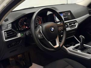 White BMW 320 2019 in Vilnius, with an engine capacity of 2.00 L and mileage of 84 thousand km for 16950 €, photo 10 on AUTOMOTO.COM.LV