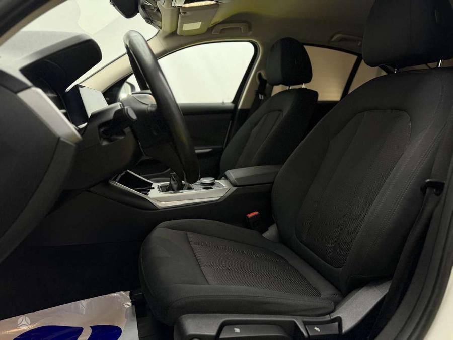 White BMW 320 2019 in Vilnius, with an engine capacity of 2.00 L and mileage of 84 thousand km for 16950 €, photo 11 on AUTOMOTO.COM.LV