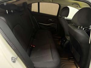 White BMW 320 2019 in Vilnius, with an engine capacity of 2.00 L and mileage of 84 thousand km for 16950 €, photo 14 on AUTOMOTO.COM.LV
