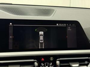 White BMW 320 2019 in Vilnius, with an engine capacity of 2.00 L and mileage of 84 thousand km for 16950 €, photo 26 on AUTOMOTO.COM.LV