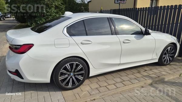 White BMW 320 2019 in Riga, with an engine capacity of 2.00 L and mileage of 108 thousand km for 28900 €, photo 5 on AUTOMOTO.COM.LV