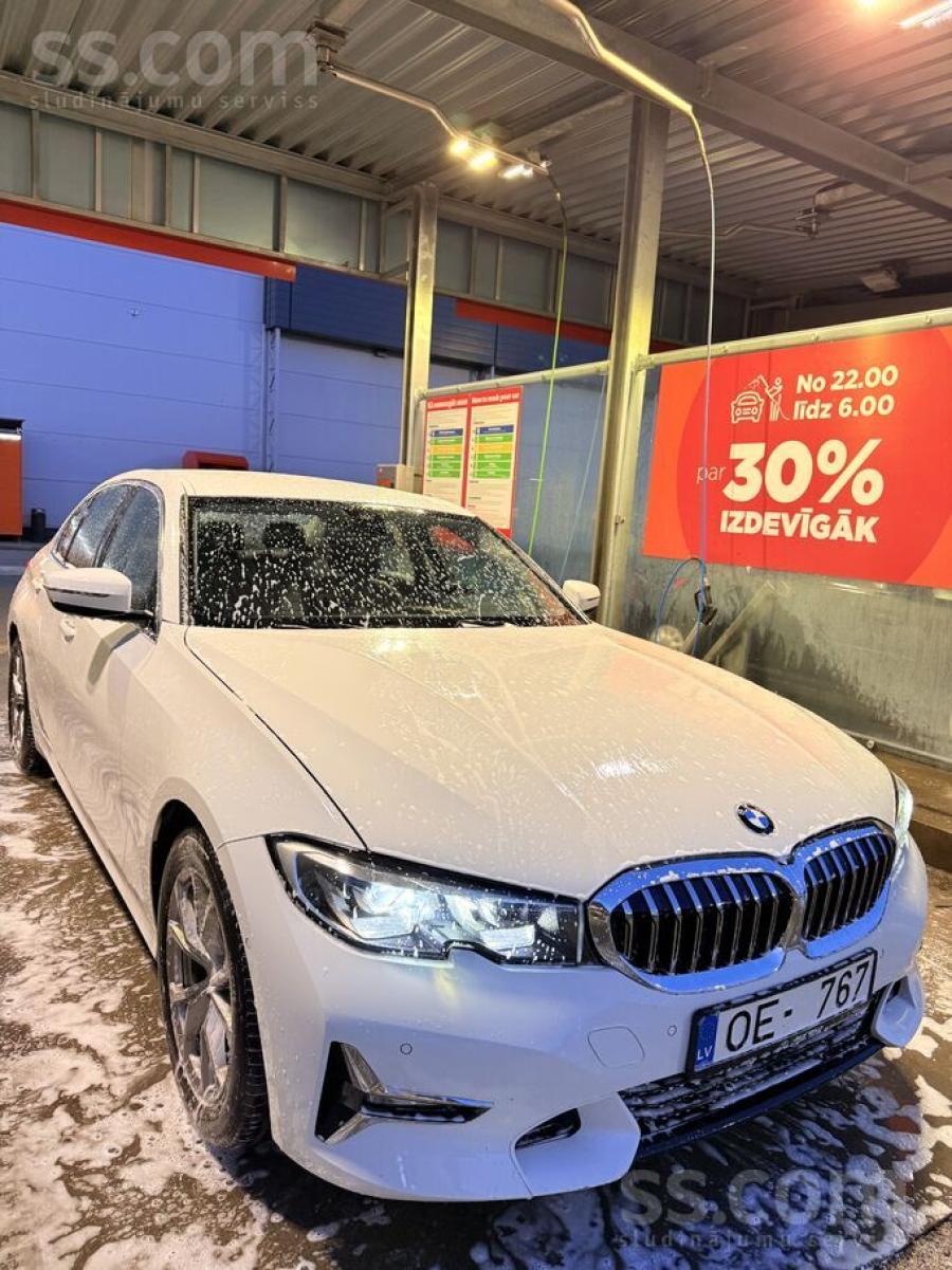 White BMW 320 2019 in Riga, with an engine capacity of 2.00 L and mileage of 267 thousand km for 15300 €, photo 1 on AUTOMOTO.COM.LV