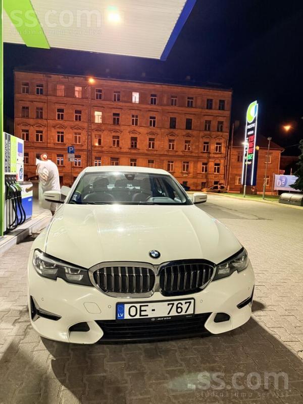 Balts BMW 320 2019 Rīga, ar dzinēja tilpumu 2.00 L un nobraukumu 267 tūkst. km par 15300 €, foto 4 vietnē AUTOMOTO.COM.LV