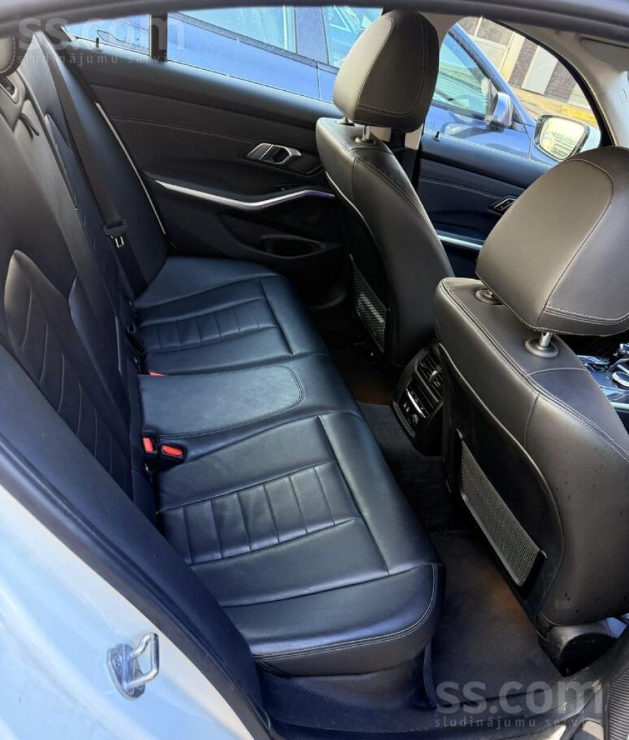 White BMW 320 2019 in Riga, with an engine capacity of 2.00 L and mileage of 267 thousand km for 15300 €, photo 8 on AUTOMOTO.COM.LV