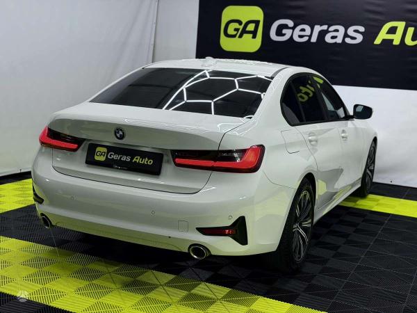 White BMW 320 2019 in Vilnius, with an engine capacity of 2.00 L and mileage of 84 thousand km for 16900 €, photo 4 on AUTOMOTO.COM.LV