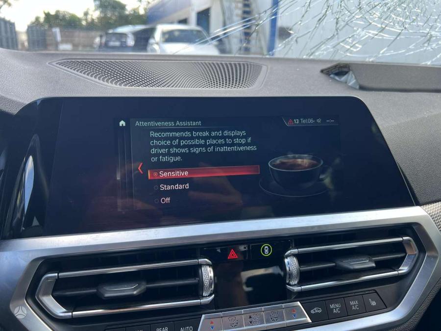 Balts BMW 320 2019 Kauņa, ar dzinēja tilpumu 2.00 L un nobraukumu 125 tūkst. km par 11900 €, foto 30 vietnē AUTOMOTO.COM.LV