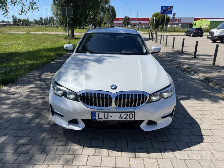 Белый БМВ 320 2019 в Рига, объемом двигателя 2.00 л и пробегом 77 тыс. км за 30000 €, фото 1 на AUTOMOTO.COM.LV