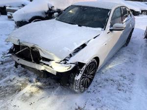 White BMW 320 2020 in Vilnius, with an engine capacity of 2.00 L and mileage of 180 thousand km for 14300 €, photo 2 on AUTOMOTO.COM.LV