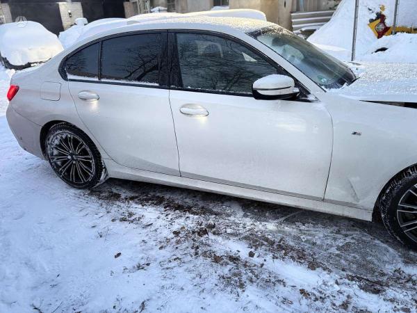 White BMW 320 2020 in Vilnius, with an engine capacity of 2.00 L and mileage of 180 thousand km for 14300 €, photo 4 on AUTOMOTO.COM.LV