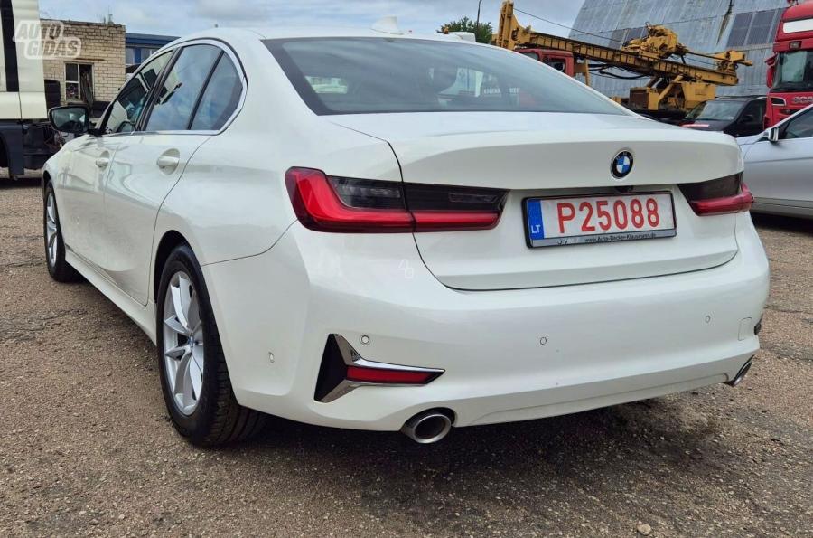 White BMW 320 2020 in Marijampole, with an engine capacity of 2.00 L and mileage of 400 thousand km for 16700 €, photo 8 on AUTOMOTO.COM.LV