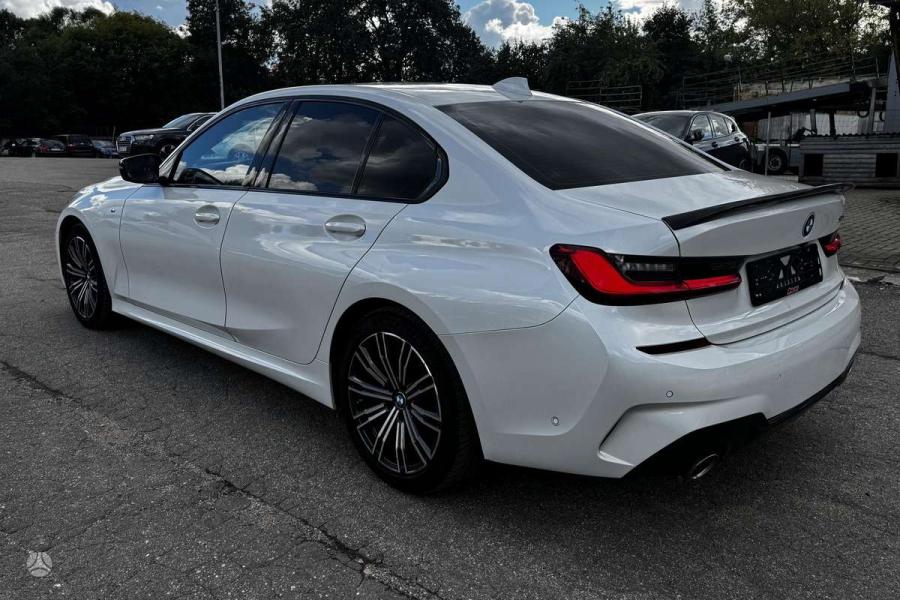 White BMW 320 2020 in Panevezys, with an engine capacity of 2.00 L and mileage of 288 thousand km for 16900 €, photo 4 on AUTOMOTO.COM.LV